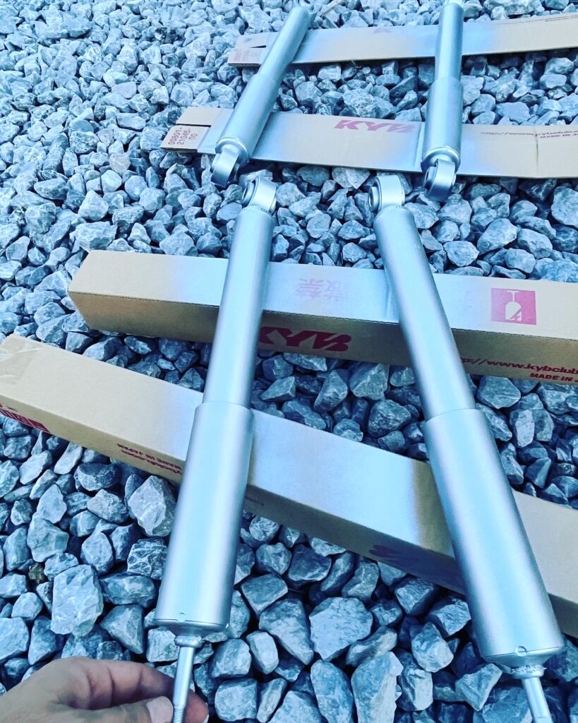 ジムニーJB64 揺れ対策 KYB ショック | 新型ジムニー カスタムライフ